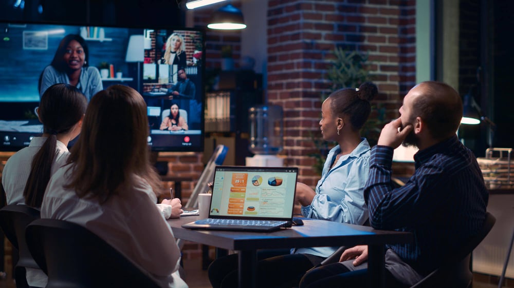 Modern Workplace Explained: Features, Benefits, Examples